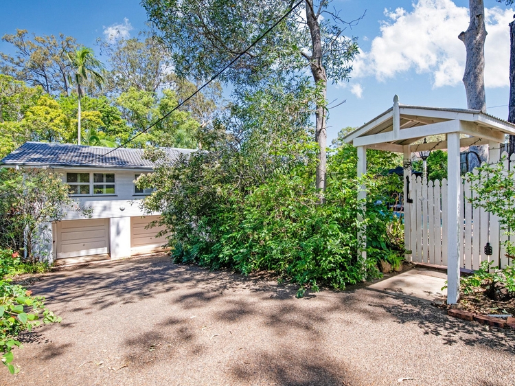 15 Norman Street, Fig Tree Pocket, QLD 4069 for Sale | view.com.au