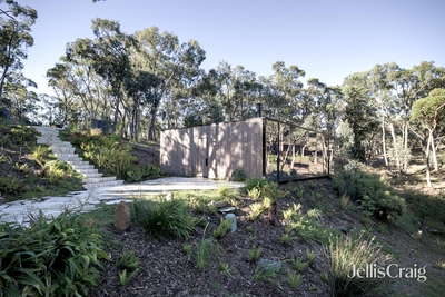 Sold 13 Lone Pine Avenue, Hepburn Springs, VIC 3461 for $1,137,500 on ...