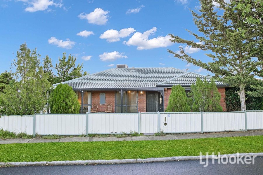 Sold 52 James Cook Drive, Melton West, VIC 3337 for Contact Agent on 20 ...