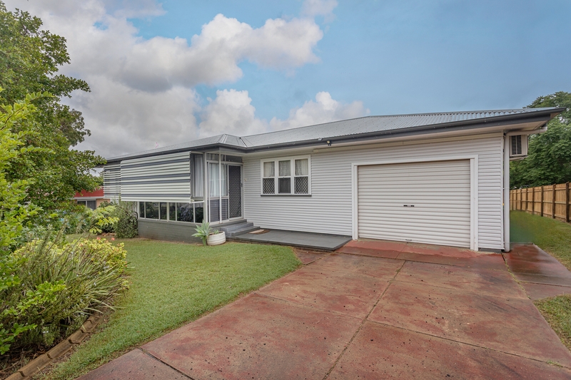 17 Houses for Sale in Oakey, QLD 4401