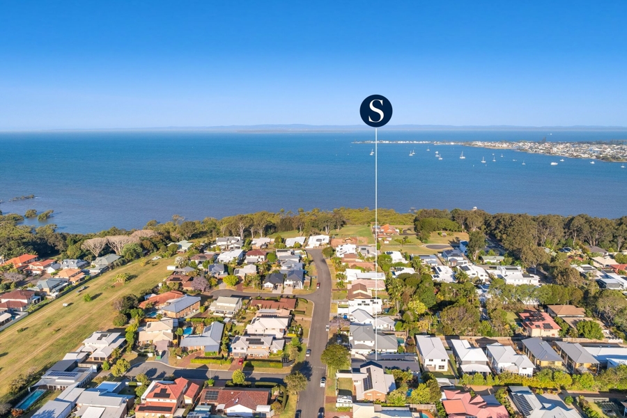 Sold 21 Clearwater Street, Ormiston, QLD 4160 for Contact Agent on 16 ...