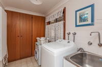 18 Greenslopes Drive, Raymond Terrace, NSW 2324 for Sale | view.com.au