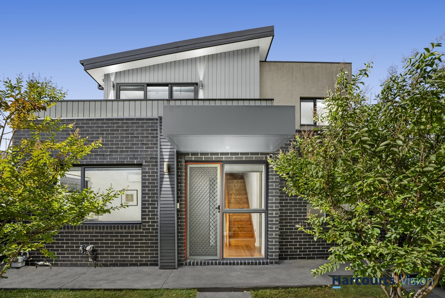 1/28 Bulla Road, Strathmore, VIC 3041 for Auction | view.com.au
