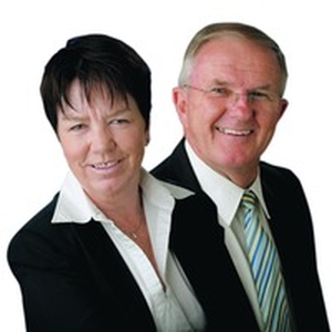 Jan laing & alan peters - Innovation Real Estate Jamboree Heights | View
