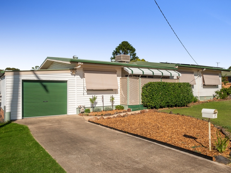 8 Cecil Street, Oakey, QLD 4401 Property Details - view.com.au