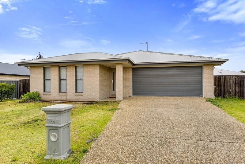 37 Murray Street, Oakey, QLD 4401 Property Details - view.com.au