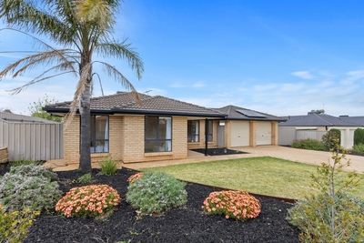 Explore Rossiter Drive, Evanston Park, SA - 5116 - view.com.au