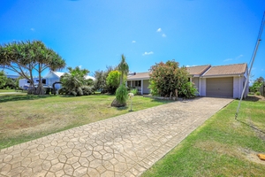 Sold 7 Logan Road, Innes Park, QLD 4670 for $550,000 on 23 Nov, 2024