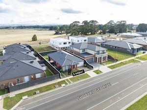 Sold 108 Shortridge Drive, Lucas, VIC 3350 for $556,000 on 21 Dec, 2024