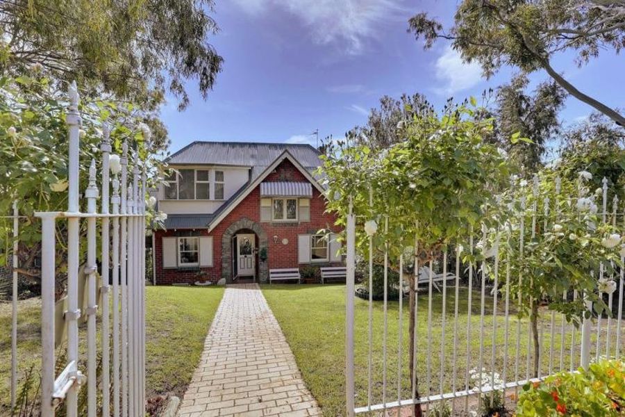 Sold 19 Elphinstone Road, Mount Stuart, TAS 7000 for $630,000 on 29 Jan ...