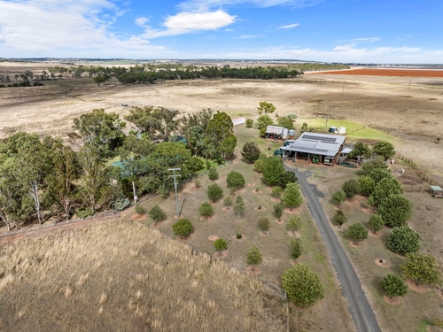 18 Houses for Sale in Oakey, QLD 4401