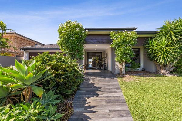 12 Houses for Sale in Raby Bay, QLD 4163