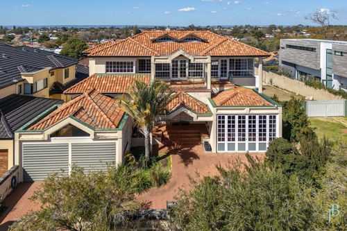 178 Real Estate Properties for Sale in South Perth, WA 6151