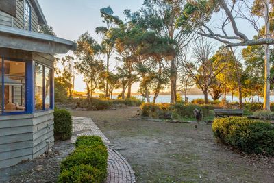 Sold 17 Swan Point Esplanade, Swan Point, TAS 7275 for $935,000 on 04 ...