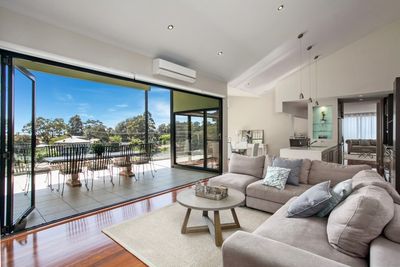 4 Sunninghill Circuit, Mount Ousley, NSW 2519 Property Details - view ...