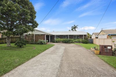 Explore Halyard Court, Deception Bay, QLD - 4508 - view.com.au
