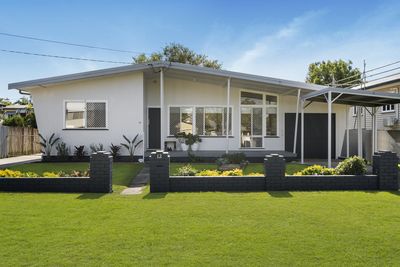 Explore Murray Street, Clontarf, QLD - 4019 - view.com.au