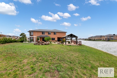 Explore Sanctuary Lakes South Boulevard, Point Cook, VIC - 3030 - view ...