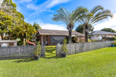 Explore Halyard Court, Deception Bay, QLD - 4508 - view.com.au