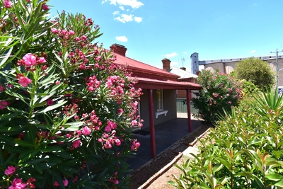 Explore Maughan Street, Wellington, NSW - 2820 - view.com.au