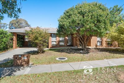 Explore Desmond Street, Strathdale, VIC - 3550 - view.com.au