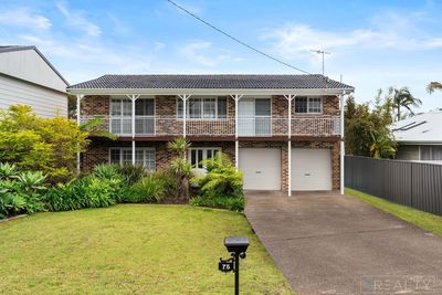 Explore Caves Beach Road, Caves Beach, NSW - 2281 - view.com.au