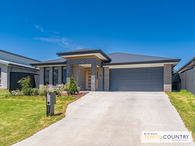 Explore Bruce Close, Armidale, NSW - 2350 - view.com.au