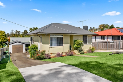 Explore Carr Parade, Unanderra, NSW - 2526 - view.com.au