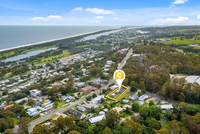 Explore Ocean View Parade, Lakes Entrance, VIC - 3909 - view.com.au