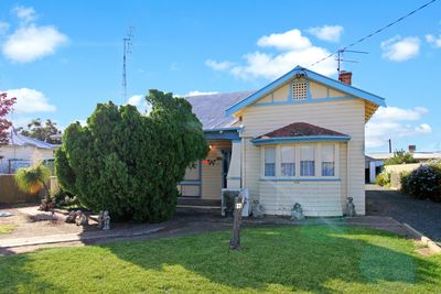 Explore Leonard Street, Hay, NSW - 2711 - view.com.au
