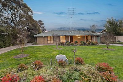 Explore Benson Close, Delacombe, VIC - 3356 - view.com.au