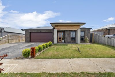Explore Pandanus Court, Warragul, VIC - 3820 - view.com.au