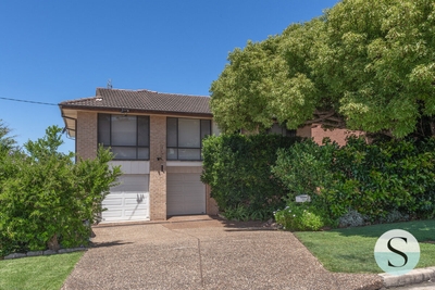 Explore Barellan Street, Caves Beach, NSW - 2281 - view.com.au