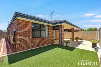 Explore Kumarina Drive, Secret Harbour, WA - 6173 - view.com.au