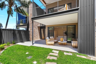 Explore Ocean Parade, Blue Bay, NSW - 2261 - view.com.au