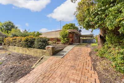 Explore Blackadder Road, Swan View, WA - 6056 - view.com.au