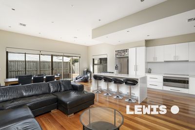 Explore Raglan Street, Preston, VIC - 3072 - view.com.au