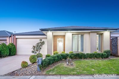 Explore Avonbury Circuit, Cranbourne West, VIC - 3977 - view.com.au