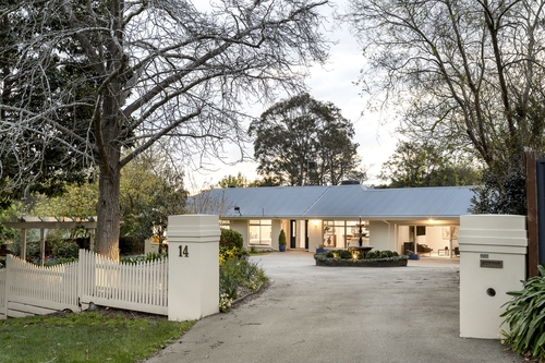 431 Real Estate Properties for Sale in Mount Eliza, VIC 3930