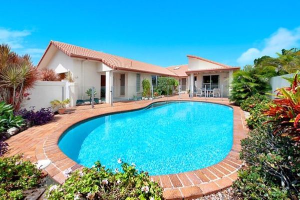 50 Pebble Beach Drive, Runaway Bay, QLD 4216 Property Details - view.com.au