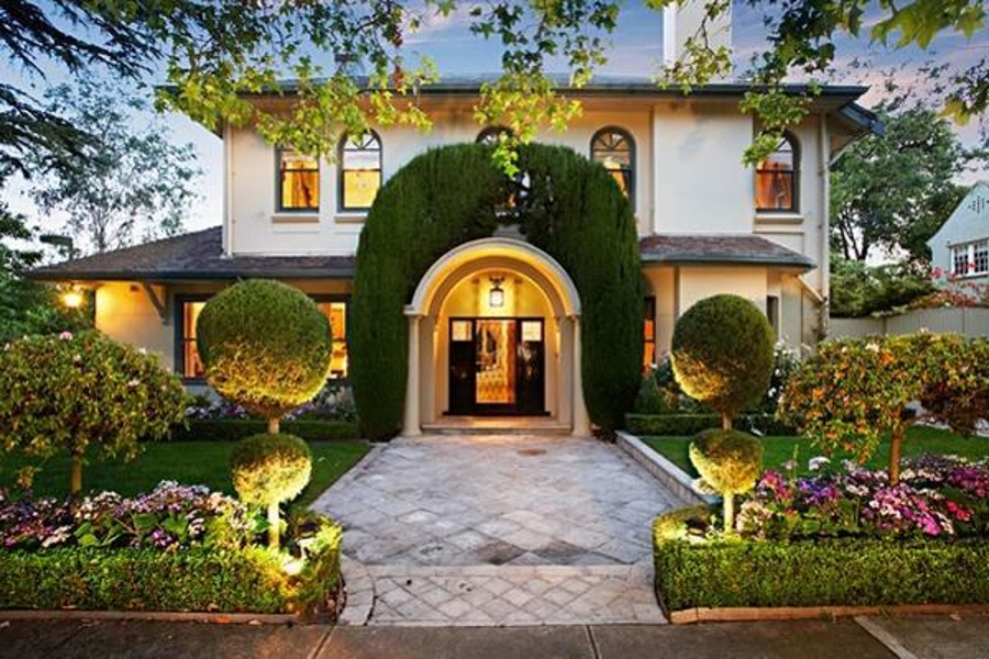 Sold 6-8 Hamilton Road, Malvern, VIC 3144 for $6,100,000 on 30 Nov, 2006