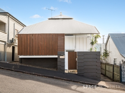 Explore Hill Street, Spring Hill, QLD - 4000 - view.com.au