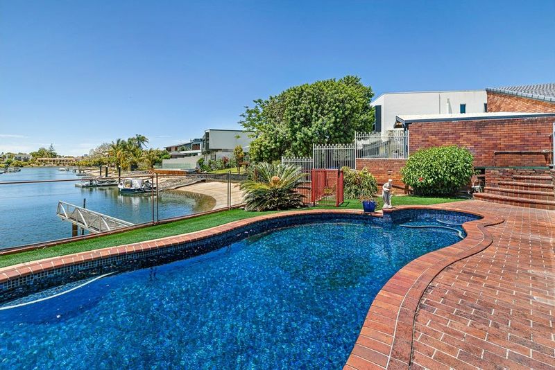 3 Nootka Court, Broadbeach Waters, QLD 4218 Property Details - view.com.au