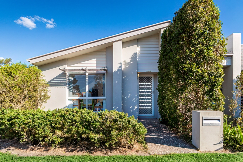 90 Lamington Drive, Redbank Plains, QLD 4301 Property Details - view.com.au