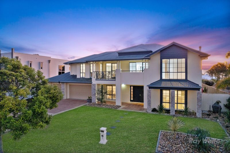 5 Zenith Crescent, Pacific Pines, QLD 4211 Property Details - view.com.au