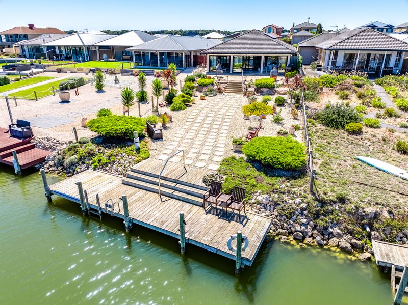 33 Prince Alfred Parade, Hindmarsh Island, SA 5214 Property Details ...