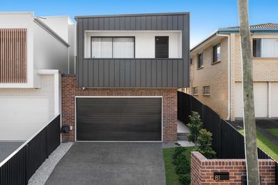 Explore Long Street, Camp Hill, QLD - 4152 - view.com.au