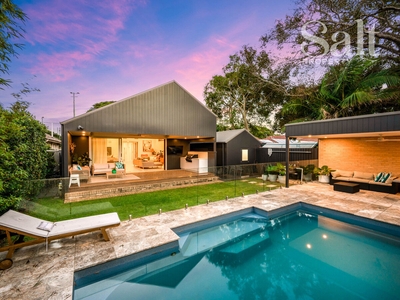 Explore Gordon Avenue, Hamilton South, NSW - 2303 - view.com.au