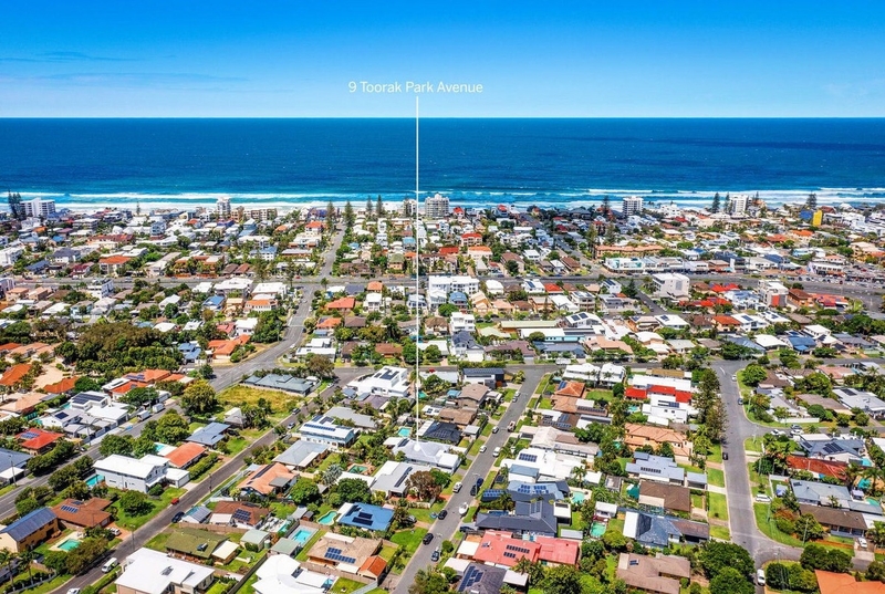 17 Birigun Street, Mermaid Waters, QLD 4218 Property Details - view.com.au