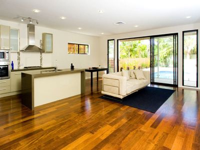42 Broadmere Street, Annerley, QLD 4103 Property Details - view.com.au